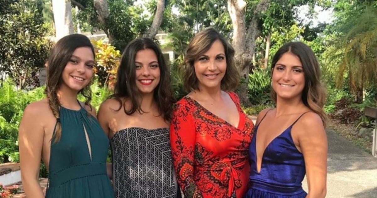 Celimar Adames Casalduc, la ancla de TeleOnce, celebra el premio de su ...