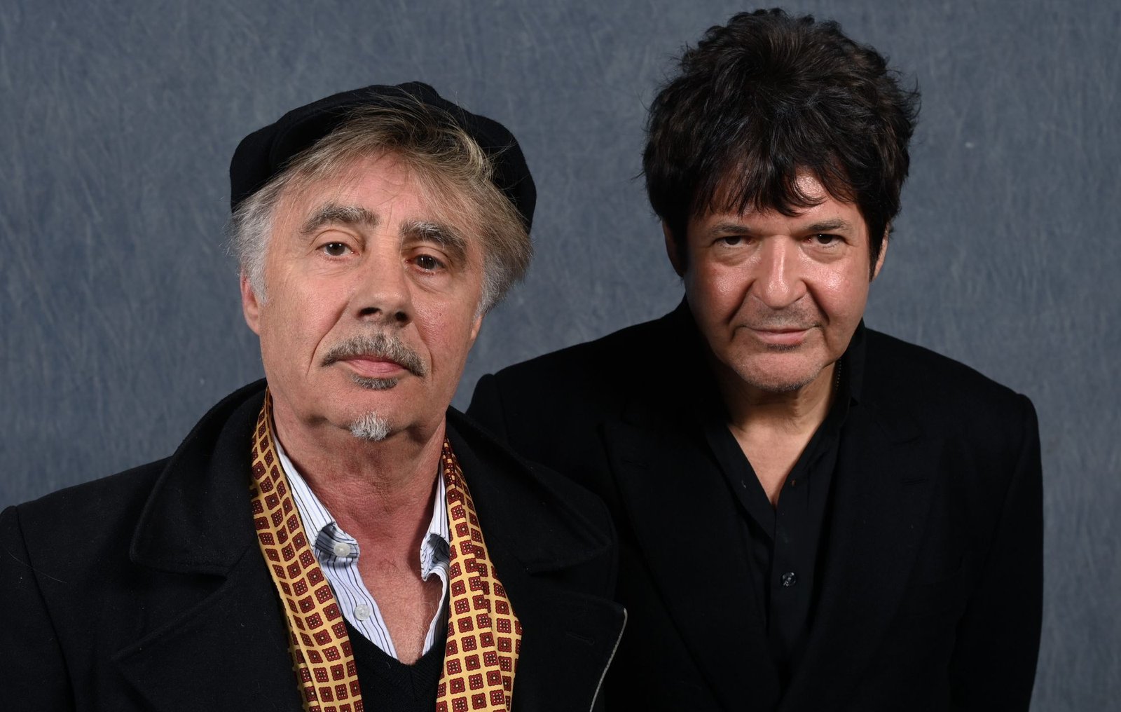 Tributo de Frank Carter a Clem Burke de Blondie durante el concierto de ...