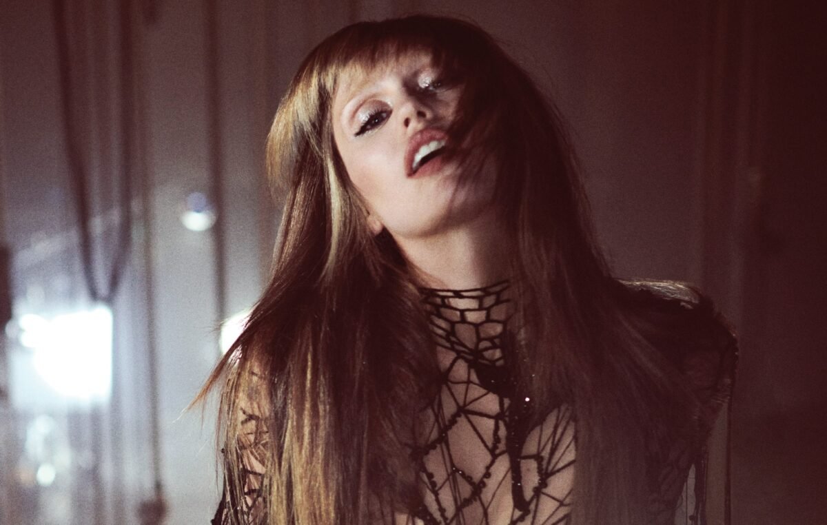 Miley Cyrus asiste a los Oscars 2025 para presentar su talento como ...